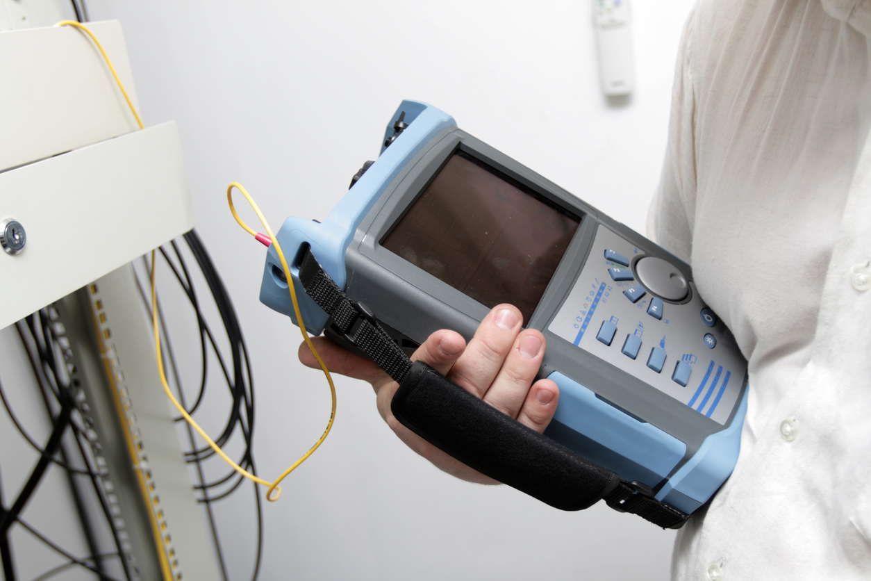 Network cable installation and fiber optic services - RapidTec